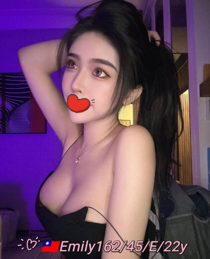 艾蜜莉 - 外送茶 - S-ONE - 162/45 - E罩杯 - 22歲 - KAIFLIX 台北舒壓會館，紅牌正妹每日更新！舒壓按摩、半套、全套、定點最佳選擇