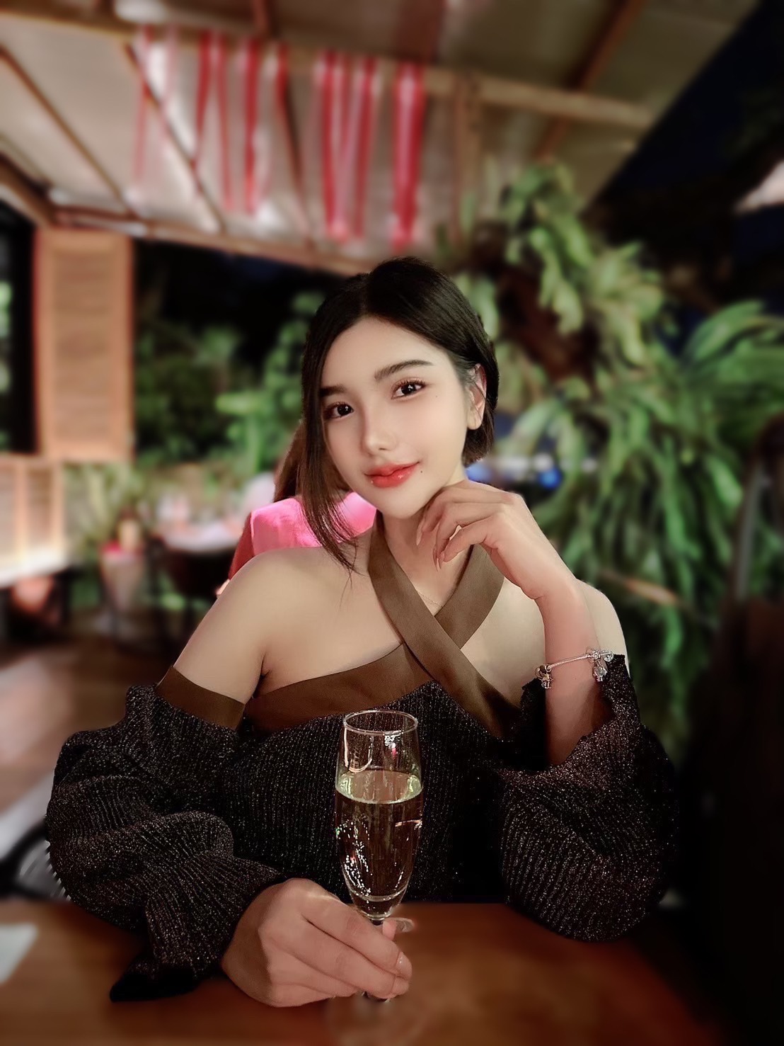 李樂嫣 - 定點樓鳳 - 帕拉梅拉 - 168/48 - C罩杯 - 21歲 - KAIFLIX 台北舒壓會館，紅牌正妹每日更新！舒壓按摩、半套、全套、定點最佳選擇